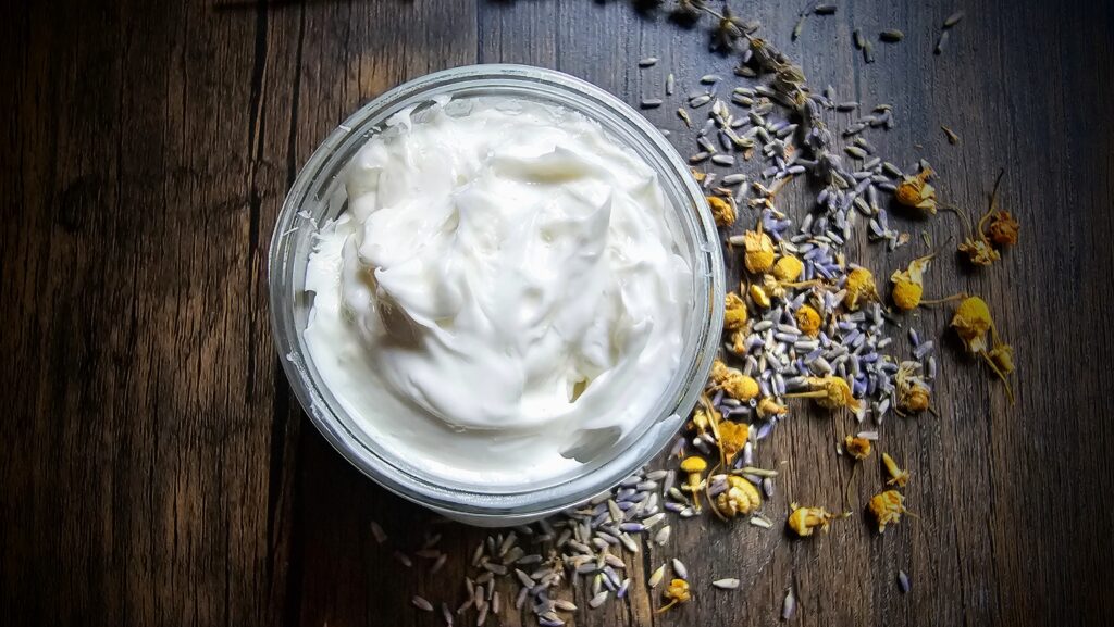 Easy Homemade Lavender Chamomile Lotion - The Sleeper Must Aweken